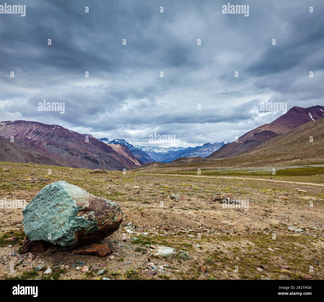 Himalayan landscape hi-res stock photography and images - Alamy