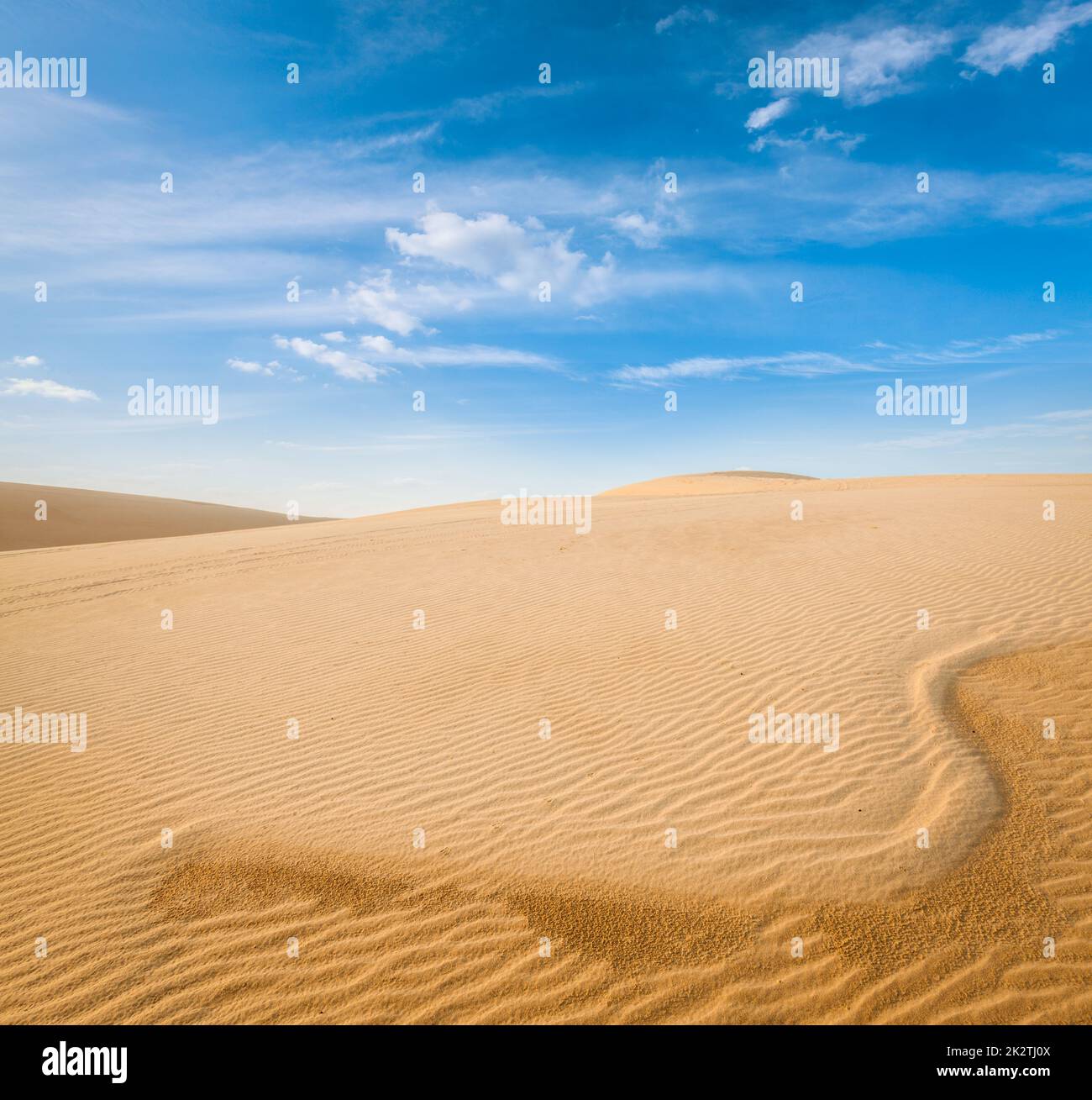 White sand dunes on sunrise, Mui Ne, Vietnam Stock Photo - Alamy