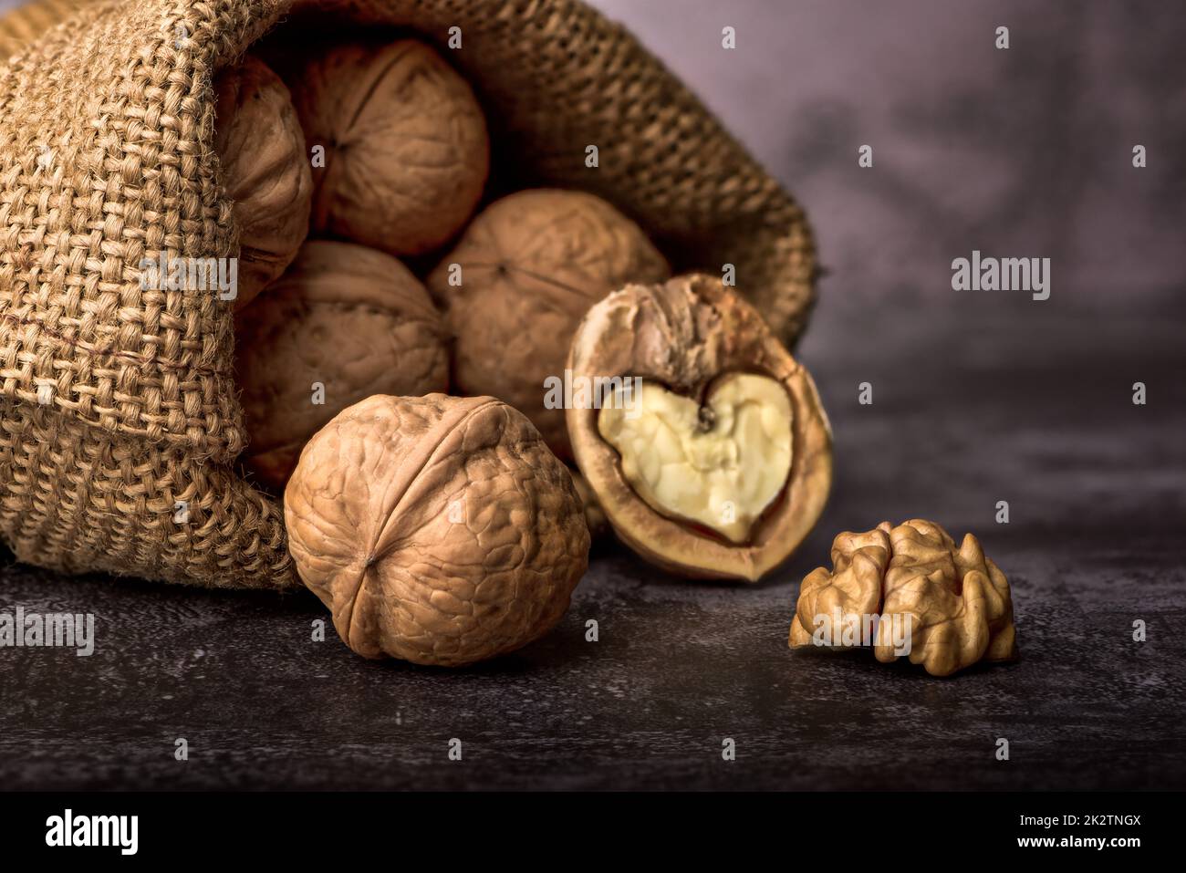 Sack of walnuts Stock Photo - Alamy
