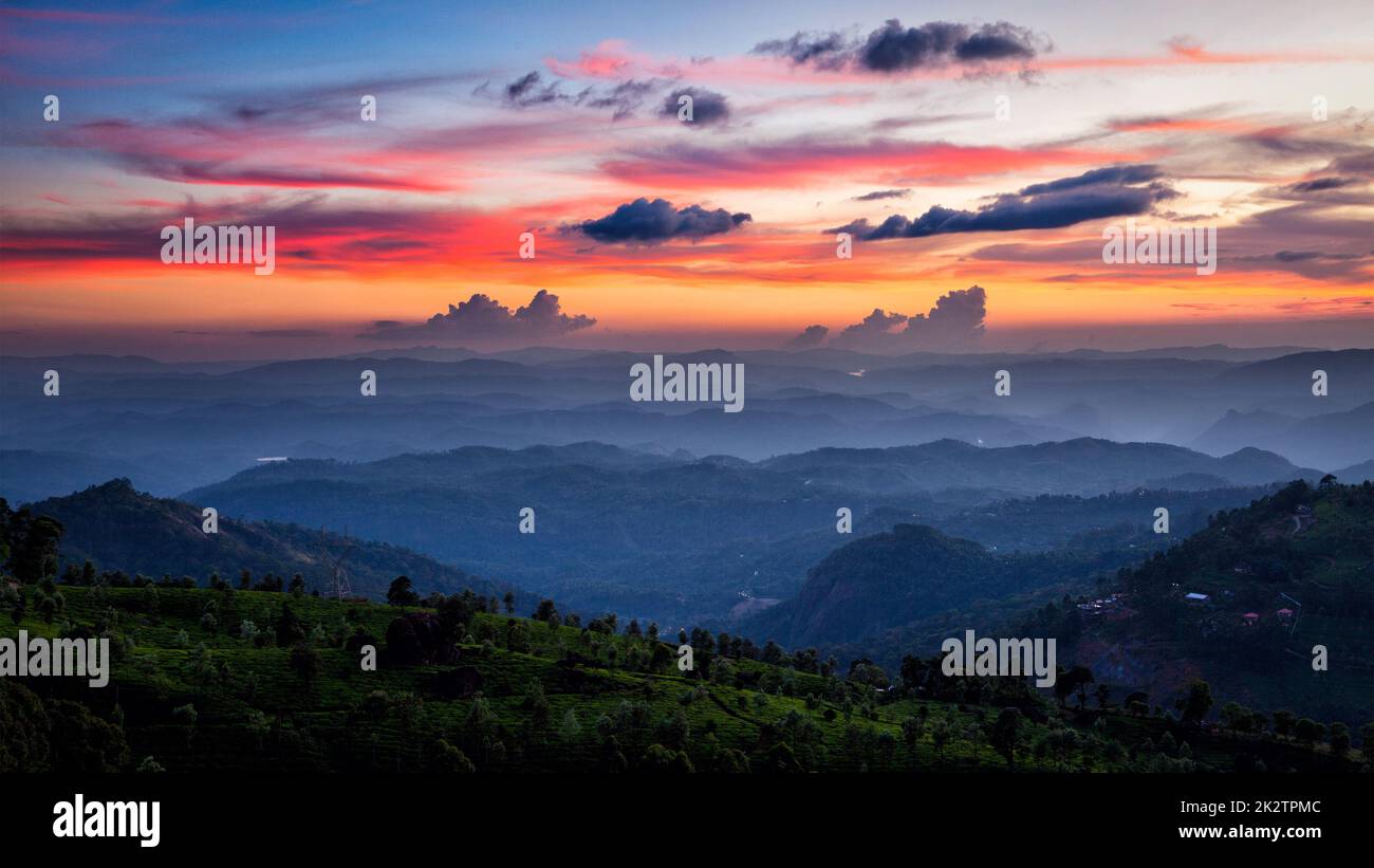 Munnar kerala sunset hi-res stock photography and images - Alamy