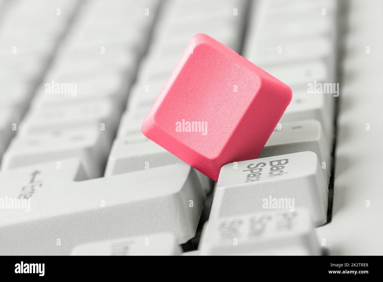 Empty red button on white computer keyboard Stock Photo - Alamy