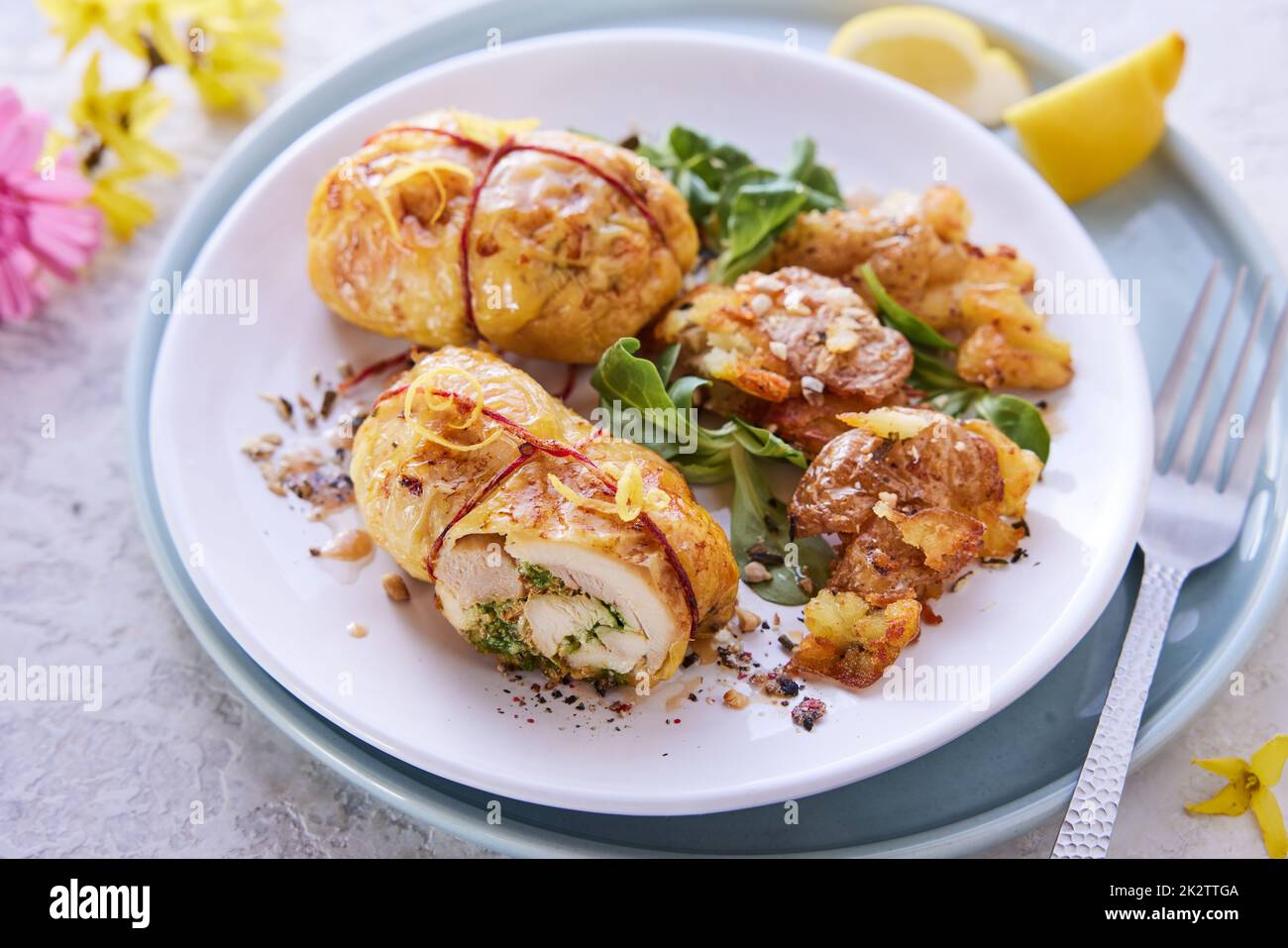 Pollo fino hi-res stock photography and images - Alamy