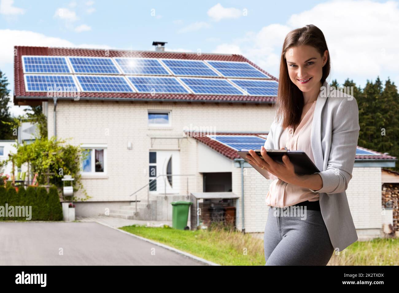 Filling house hi-res stock photography and images - Alamy