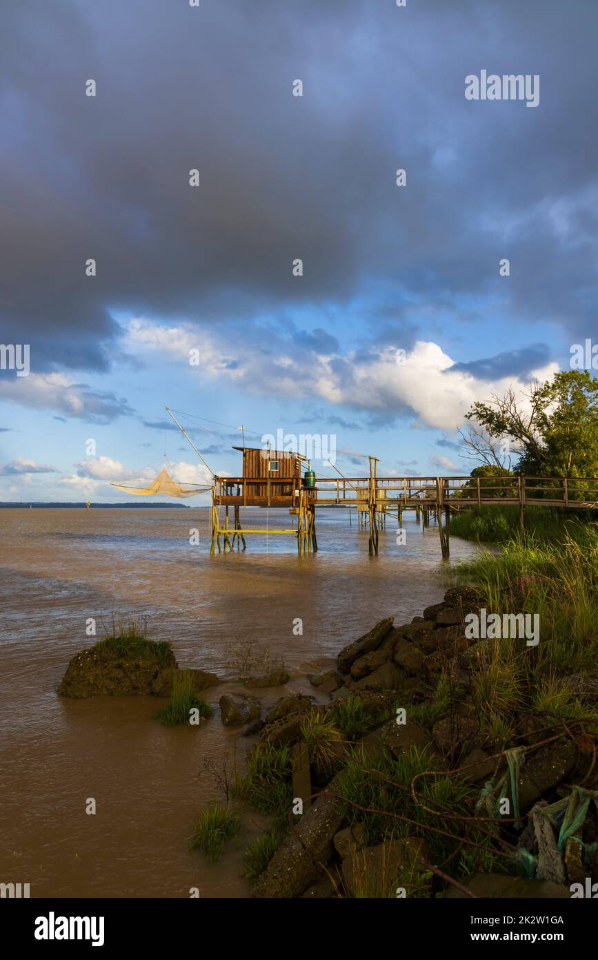 Traditional wooden fishing huts hi-res stock photography and images - Alamy