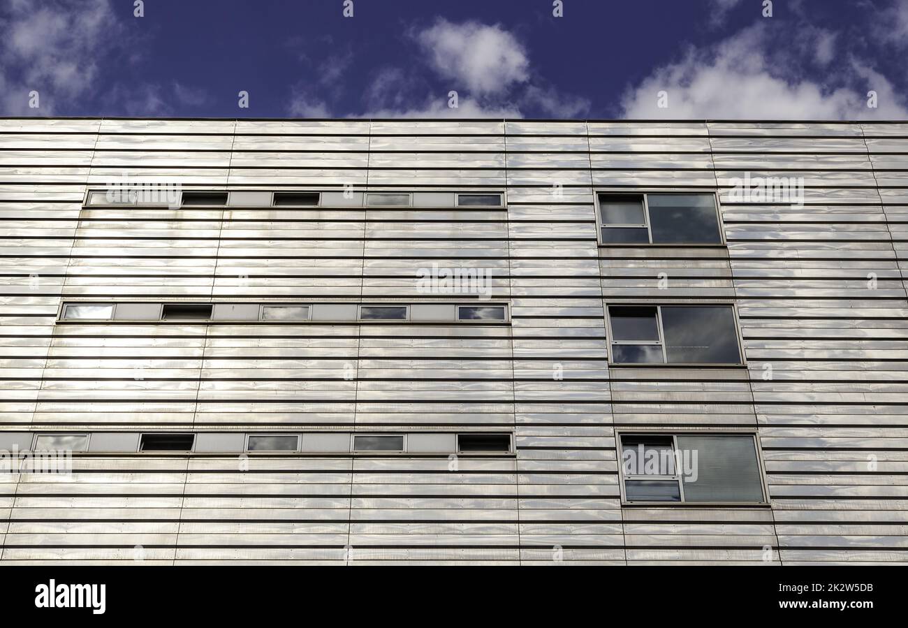 Steel clad facade Stock Photo - Alamy