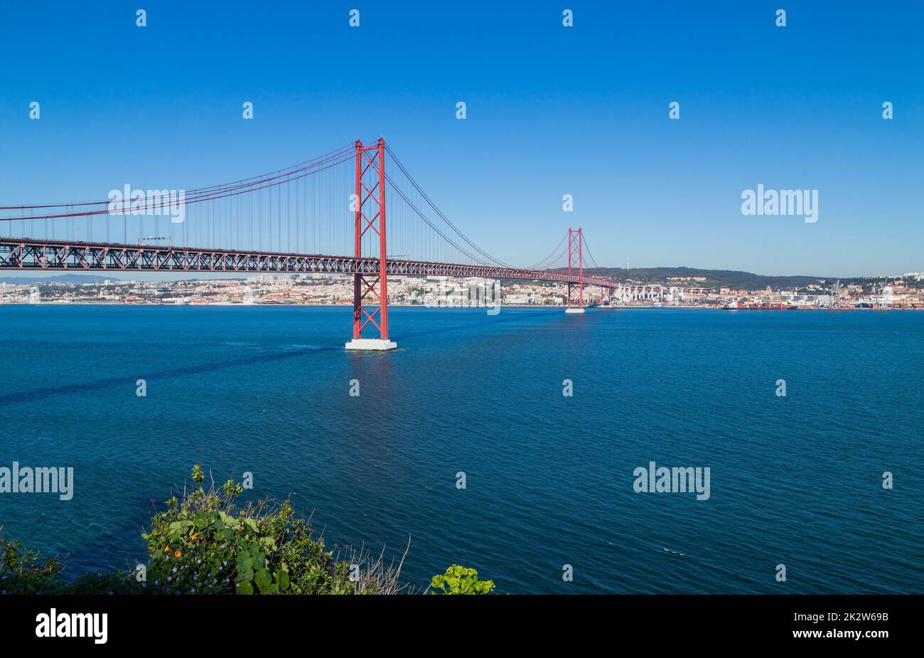 Ponte 25 de Abril Stock Photo - Alamy