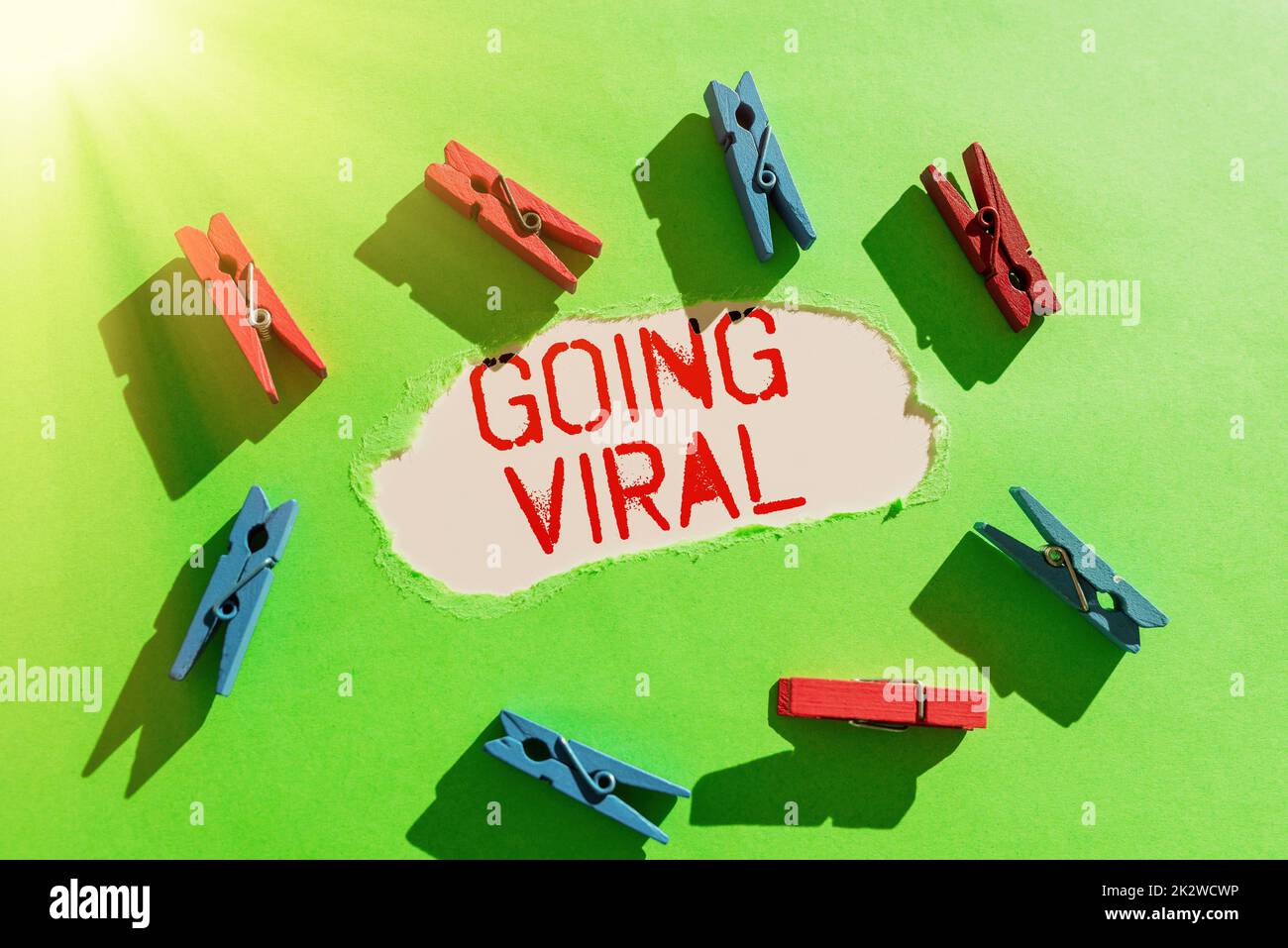 Handwriting text Going Viral. Business approach image video or link ... Handwriting text Going Viral. Business approach image video or link ...