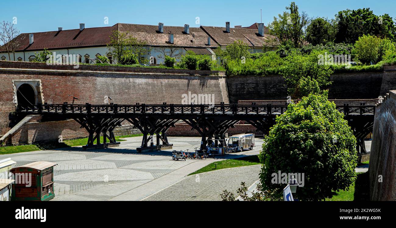 The Bridge and the Third Gate of the White Carolina Citadel, în Alba Iulia, Transylvania Stock ...