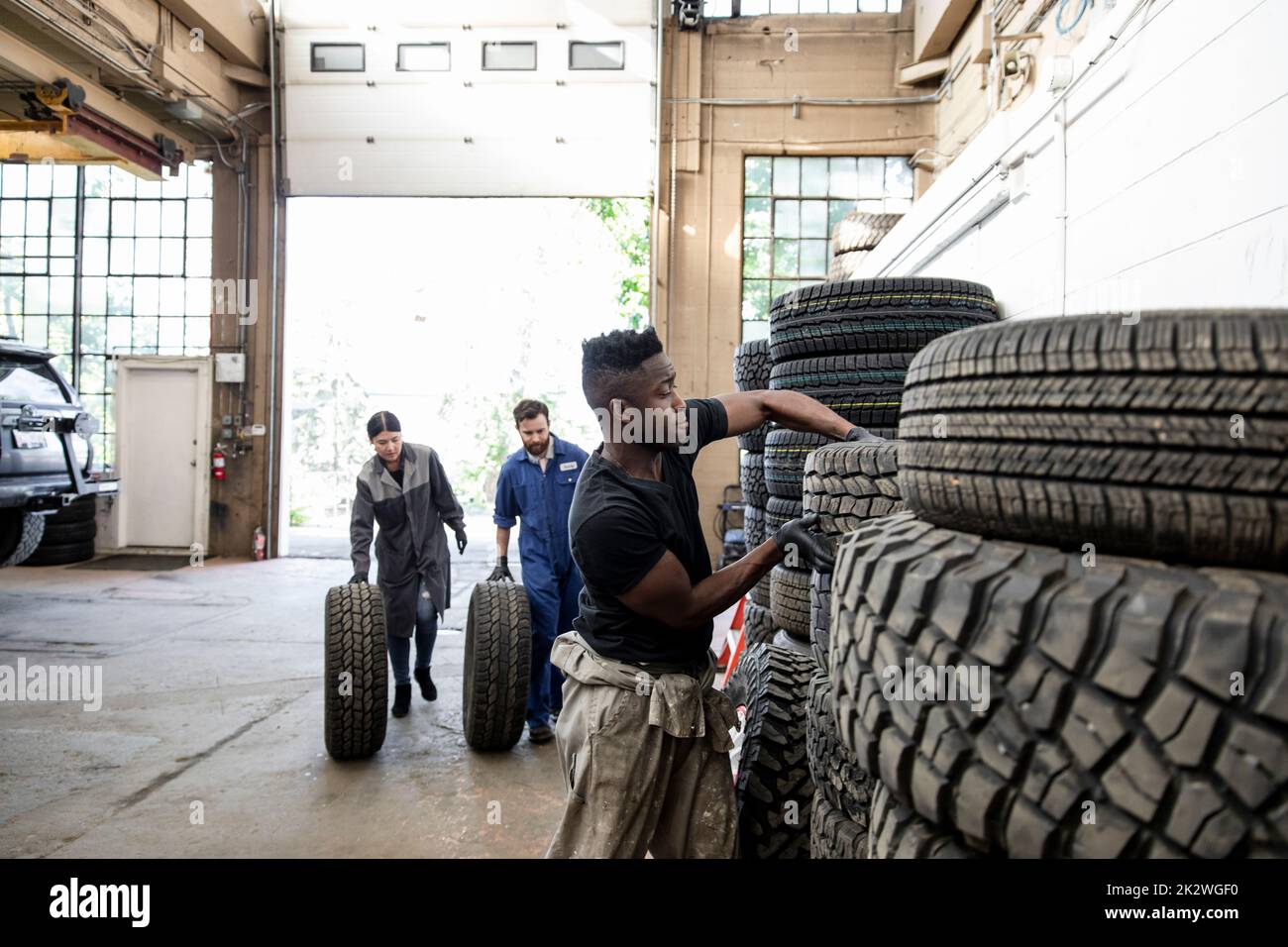Stacking tires hi-res stock photography and images - Alamy