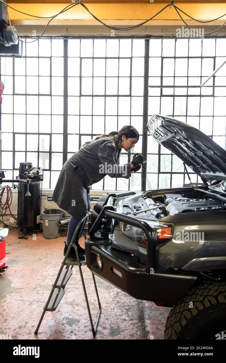 Engine ladder hi-res stock photography and images - Alamy