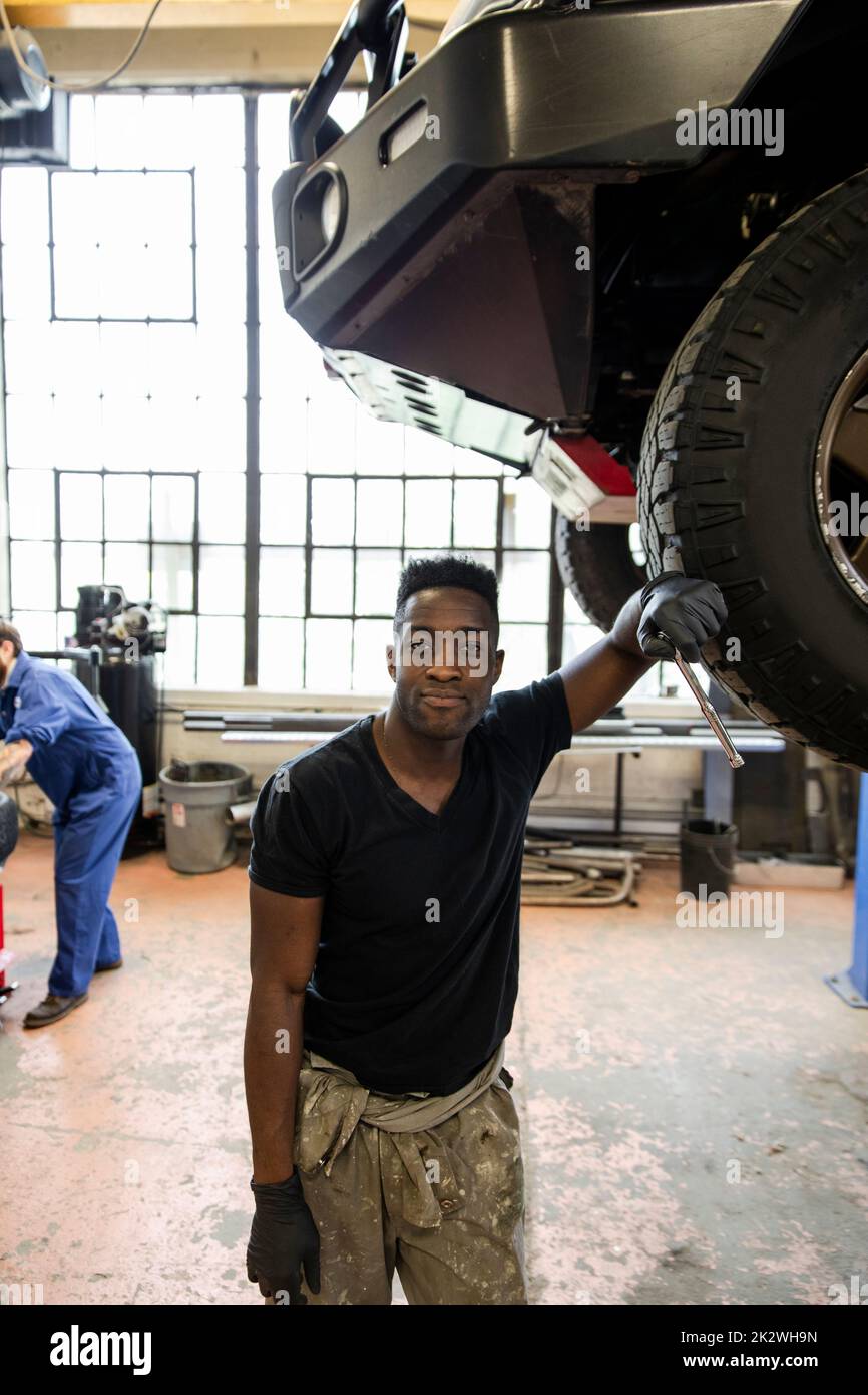 Lean into auto hi-res stock photography and images - Alamy