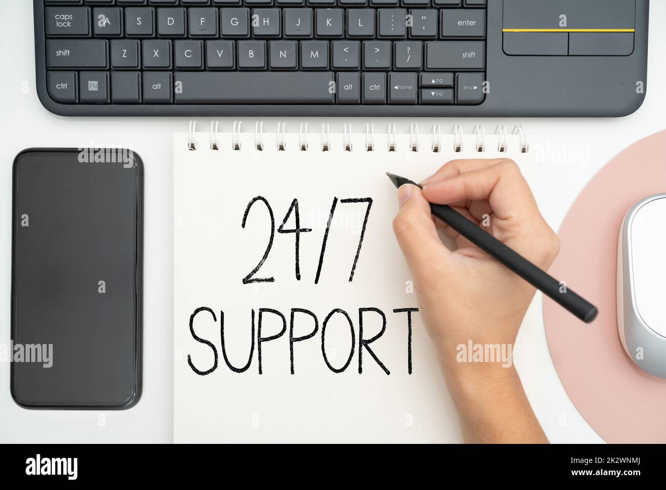 Working 24 7 hi-res stock photography and images - Alamy