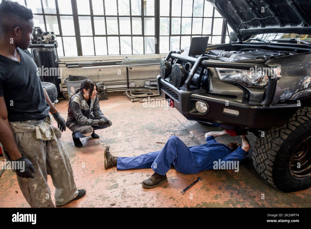 Modified 4x4 hi-res stock photography and images - Alamy