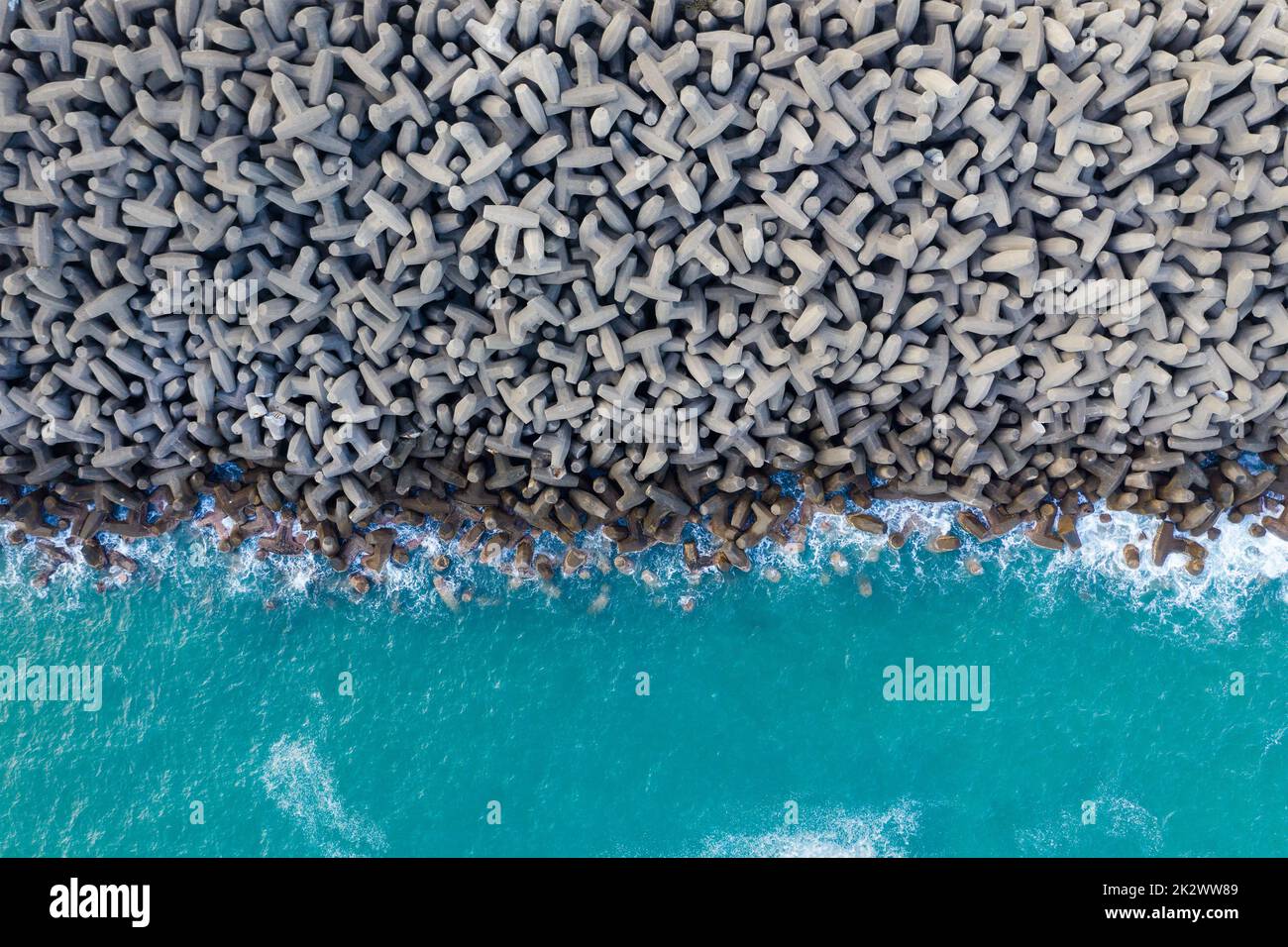 Fly down over pier hi-res stock photography and images - Alamy