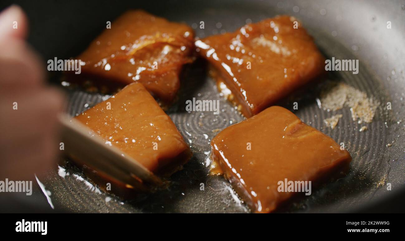 Grill chinese sticky rice cake Stock Photo - Alamy