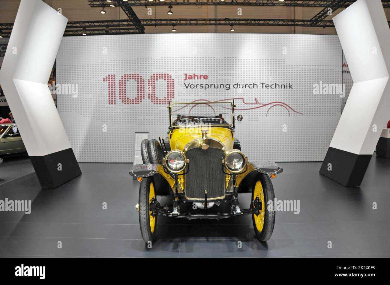 Classica hi-res stock photography and images - Alamy