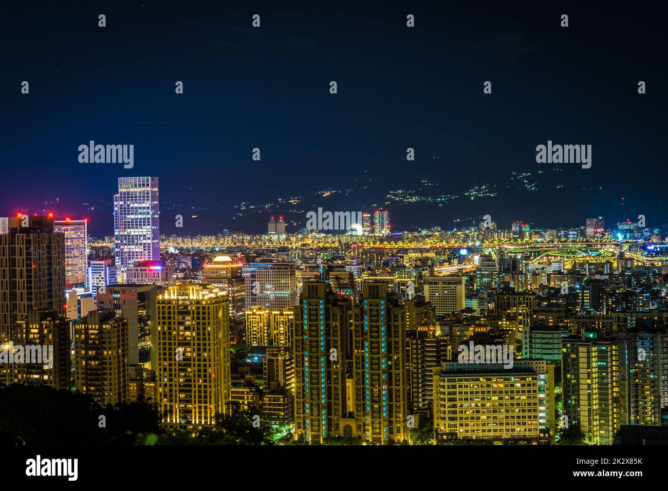 Taipei 101 building night view hi-res stock photography and images - Alamy