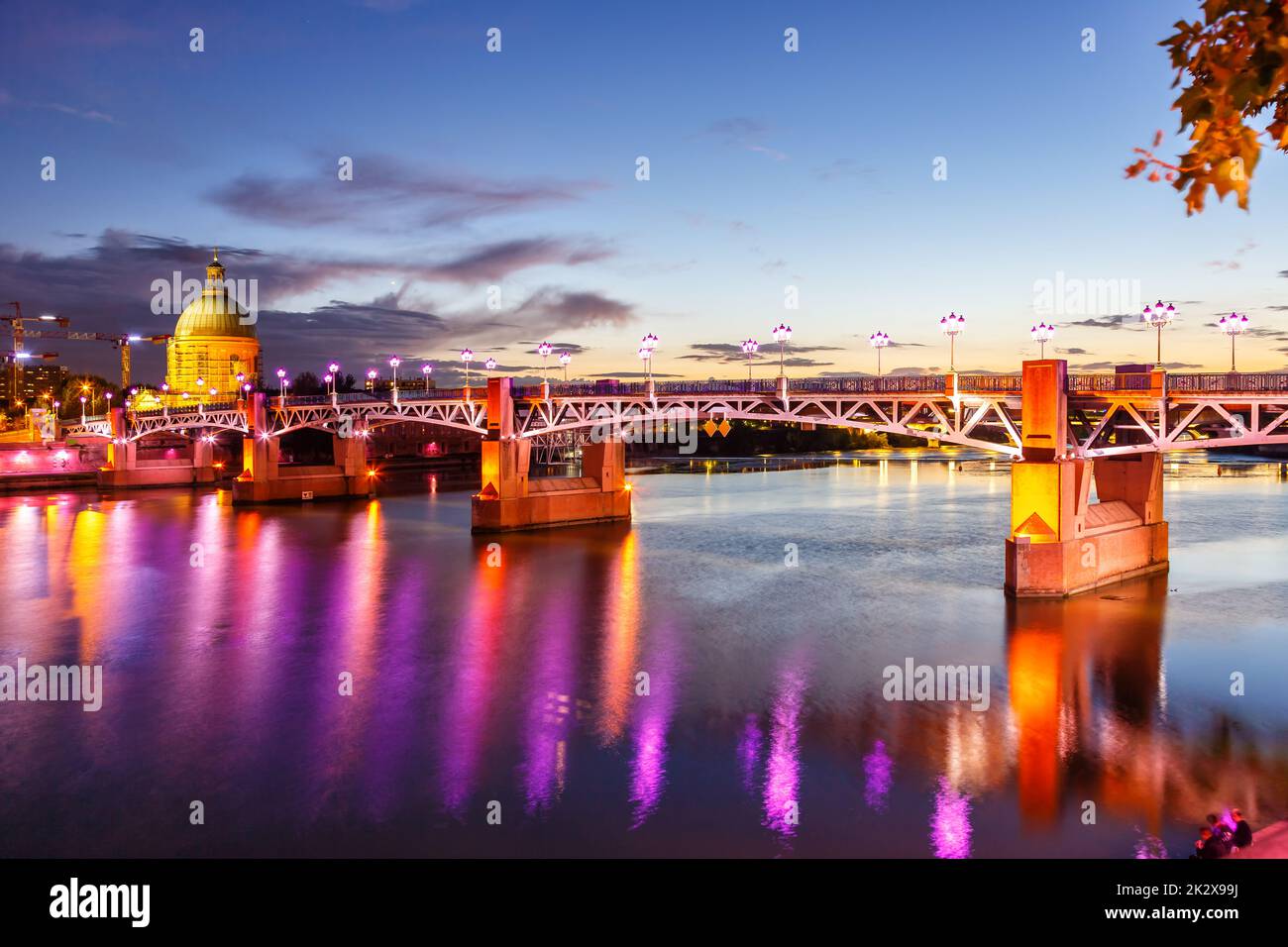 Saint pierre bridge toulouse hi-res stock photography and images - Alamy