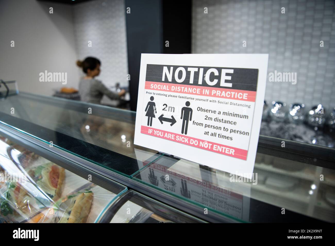 Employee warning sign hi-res stock photography and images - Alamy