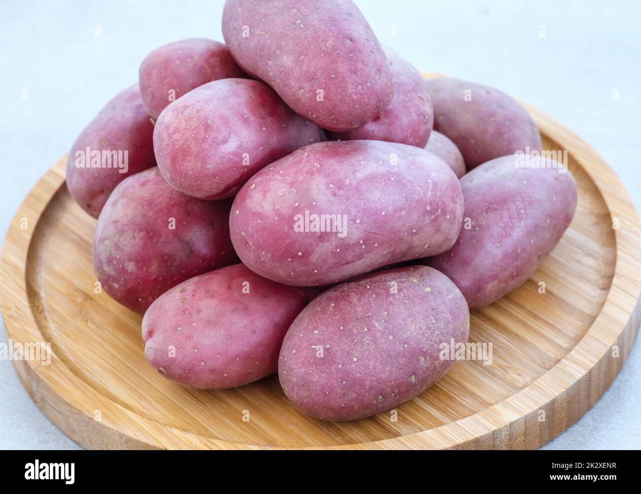 Tray potatoes hi-res stock photography and images - Alamy