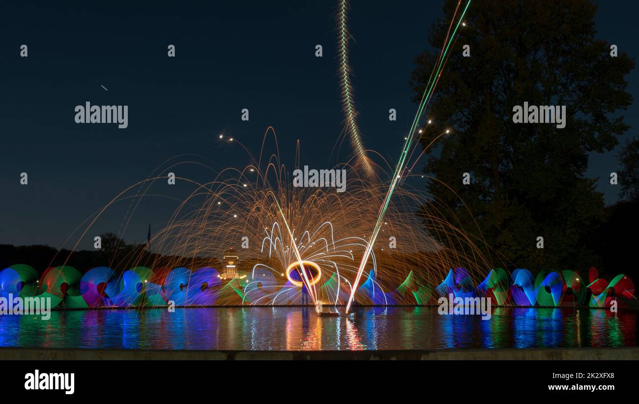 Steel wool Firework - Fun with fire and burning steel Stock Photo - Alamy