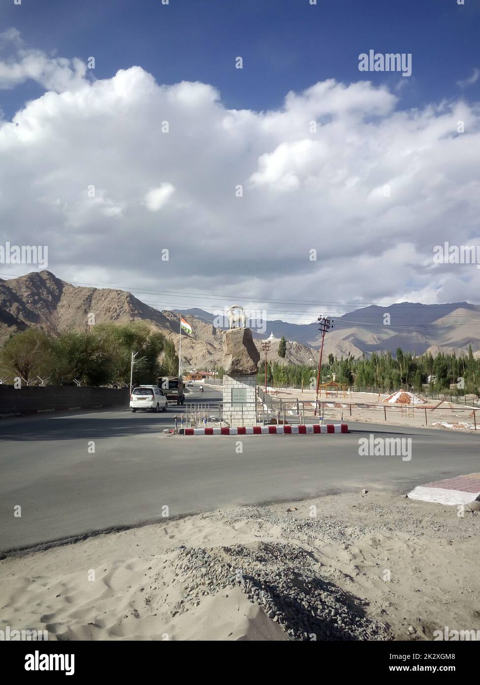 Tanglang La pass in Ladakh india Stock Photo - Alamy
