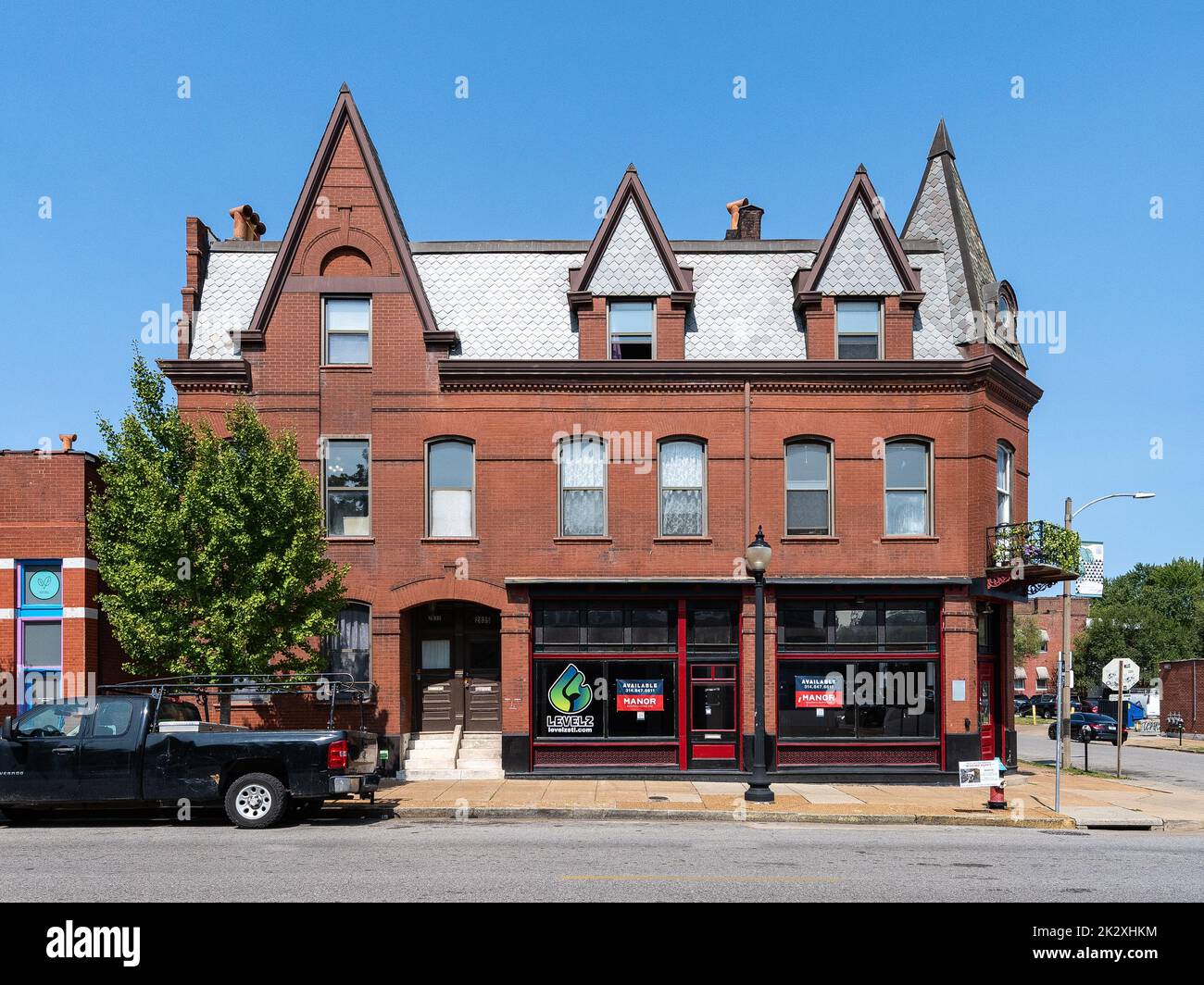 Commerical building on Cherokee Street in south Saint Louis Stock Photo ...