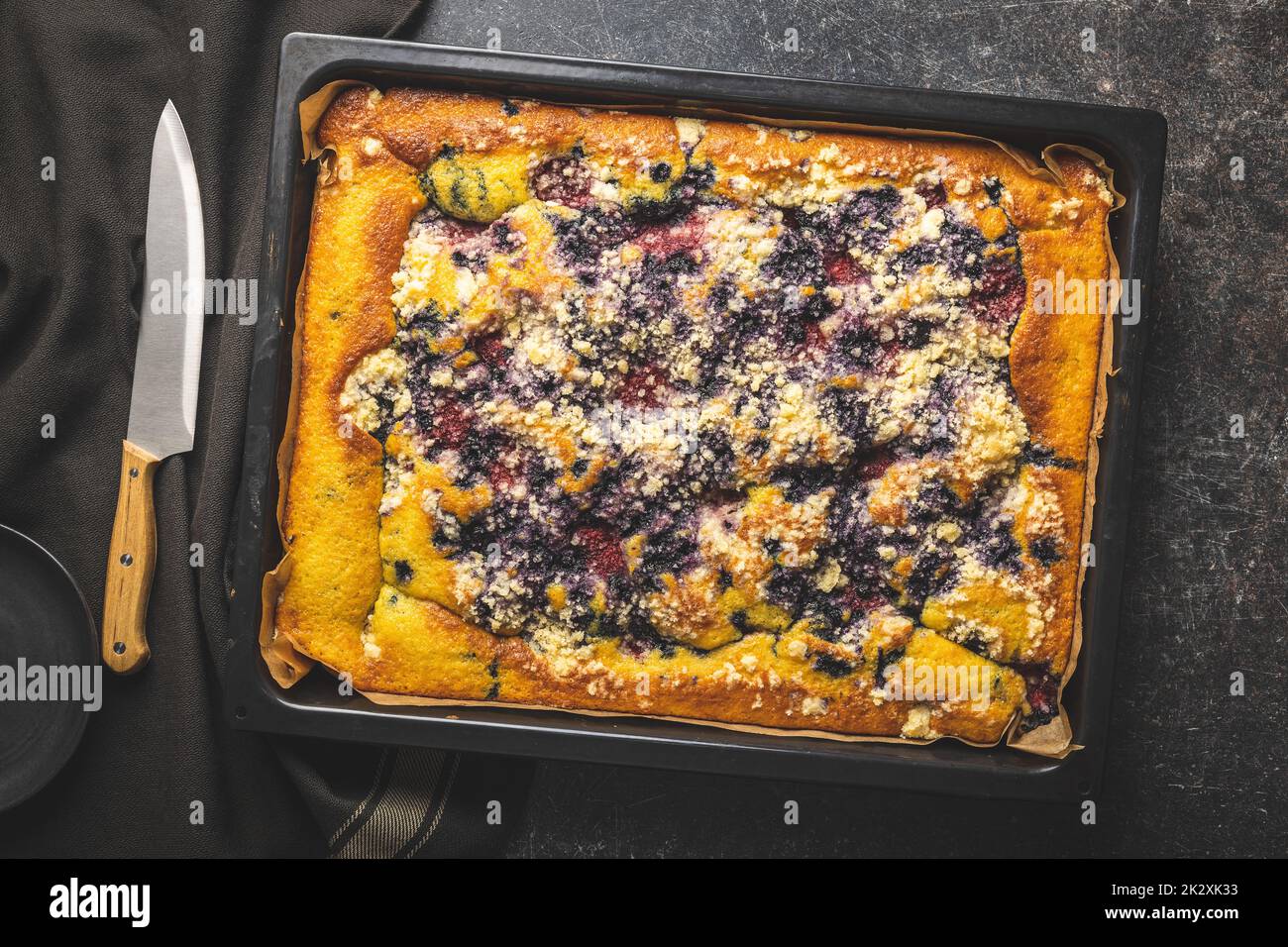 Homemade sponge cake with fruit. Sweet fruity pie Stock Photo - Alamy