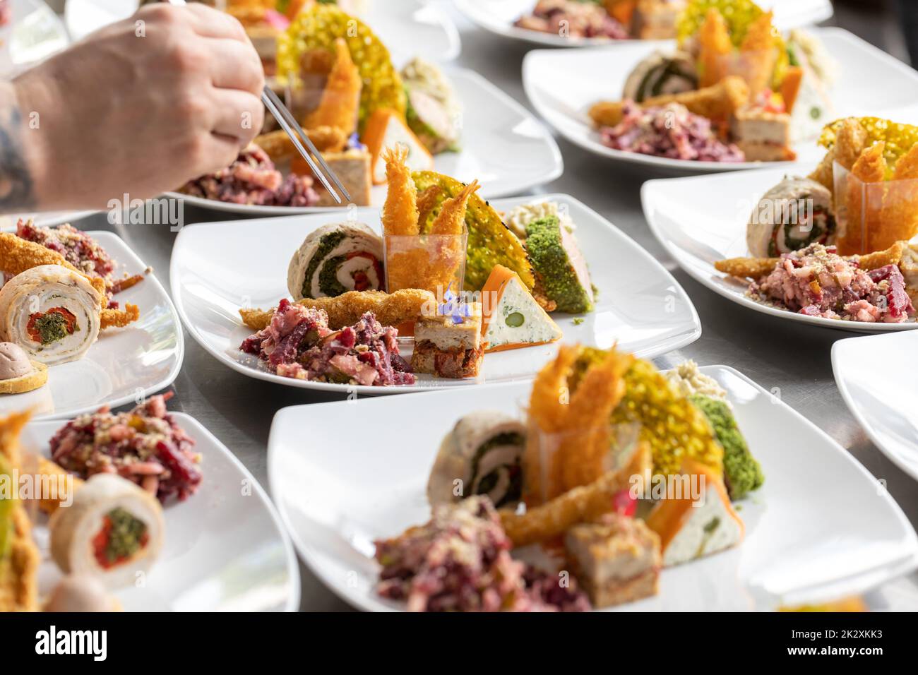 Chef adding the final touch Stock Photo - Alamy Chef adding the final touch Stock Photo - Alamy