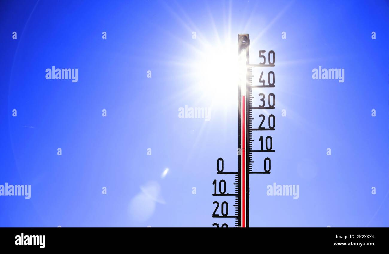 Thermometer with celsius scale showing extreme high temperature Stock ...