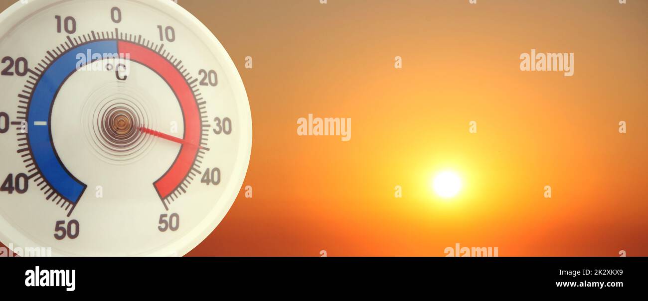 Thermometer with celsius scale showing extreme high temperature Stock ...