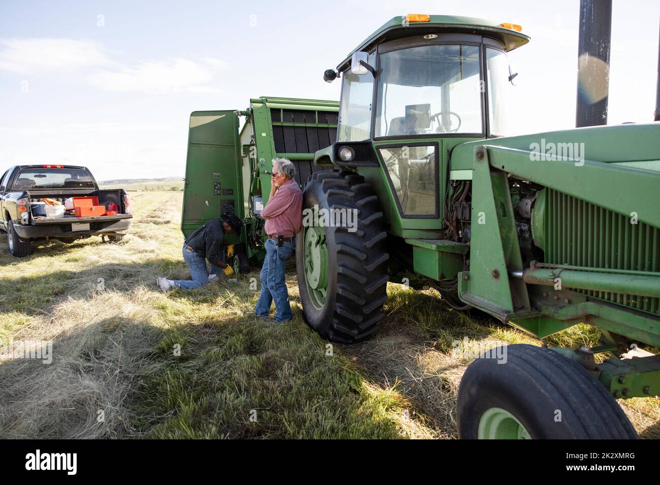 Breakdown tractor hi-res stock photography and images - Alamy