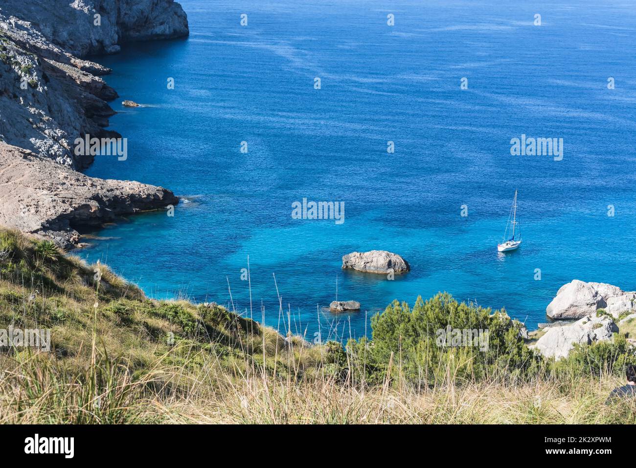 Family sailboat hi-res stock photography and images - Alamy