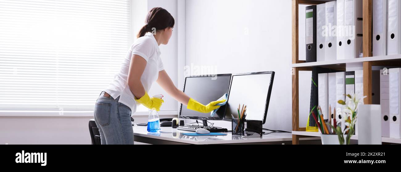 Cleaning wiping computer hi-res stock photography and images - Alamy