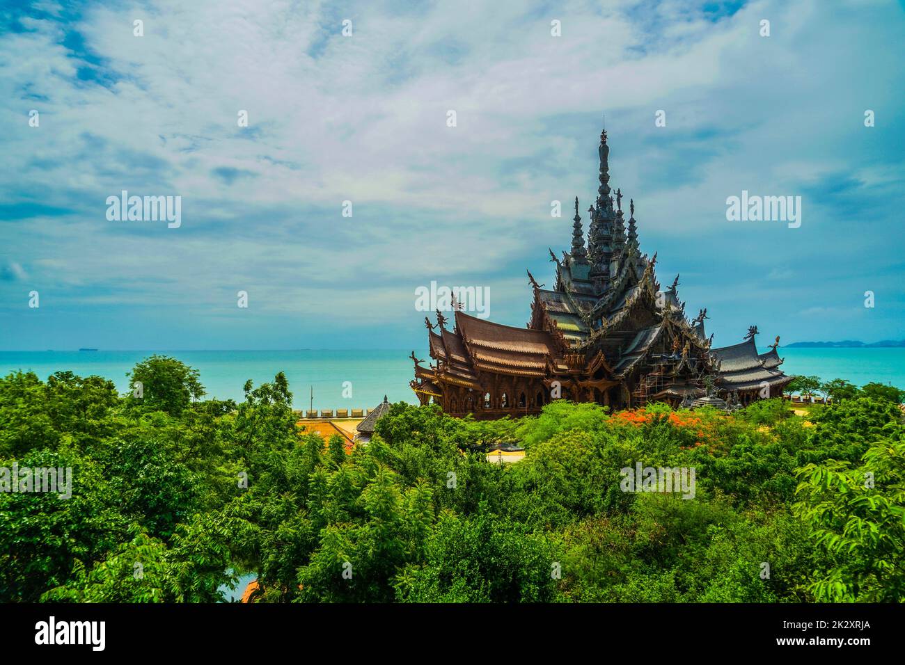 Sanctuari Oob Truth (Thailand Cheongburi Province Stock Photo - Alamy