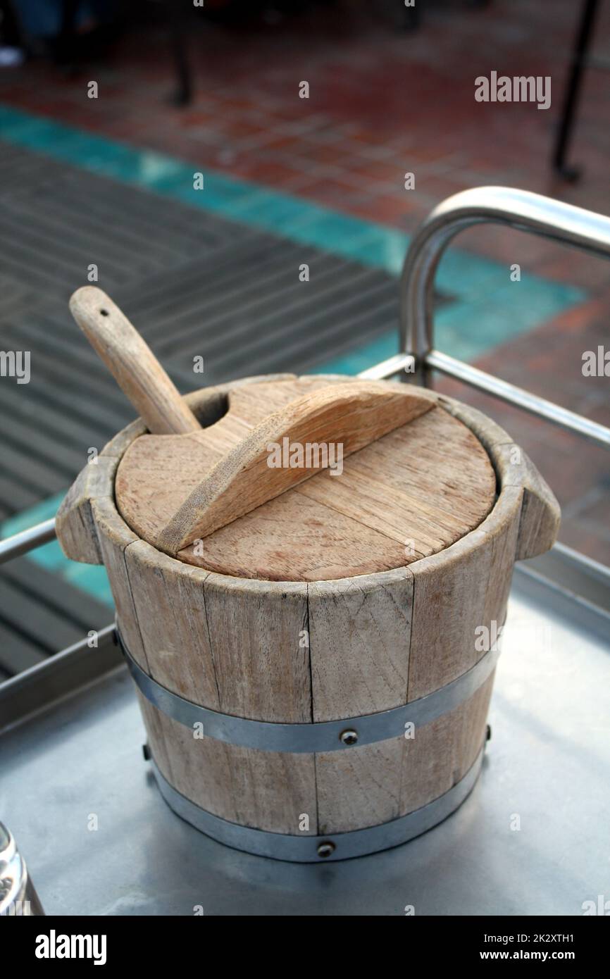 Steel wine container sketch hi-res stock photography and images - Alamy