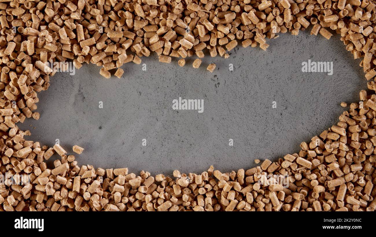 Pile of wood pellets hi-res stock photography and images - Alamy