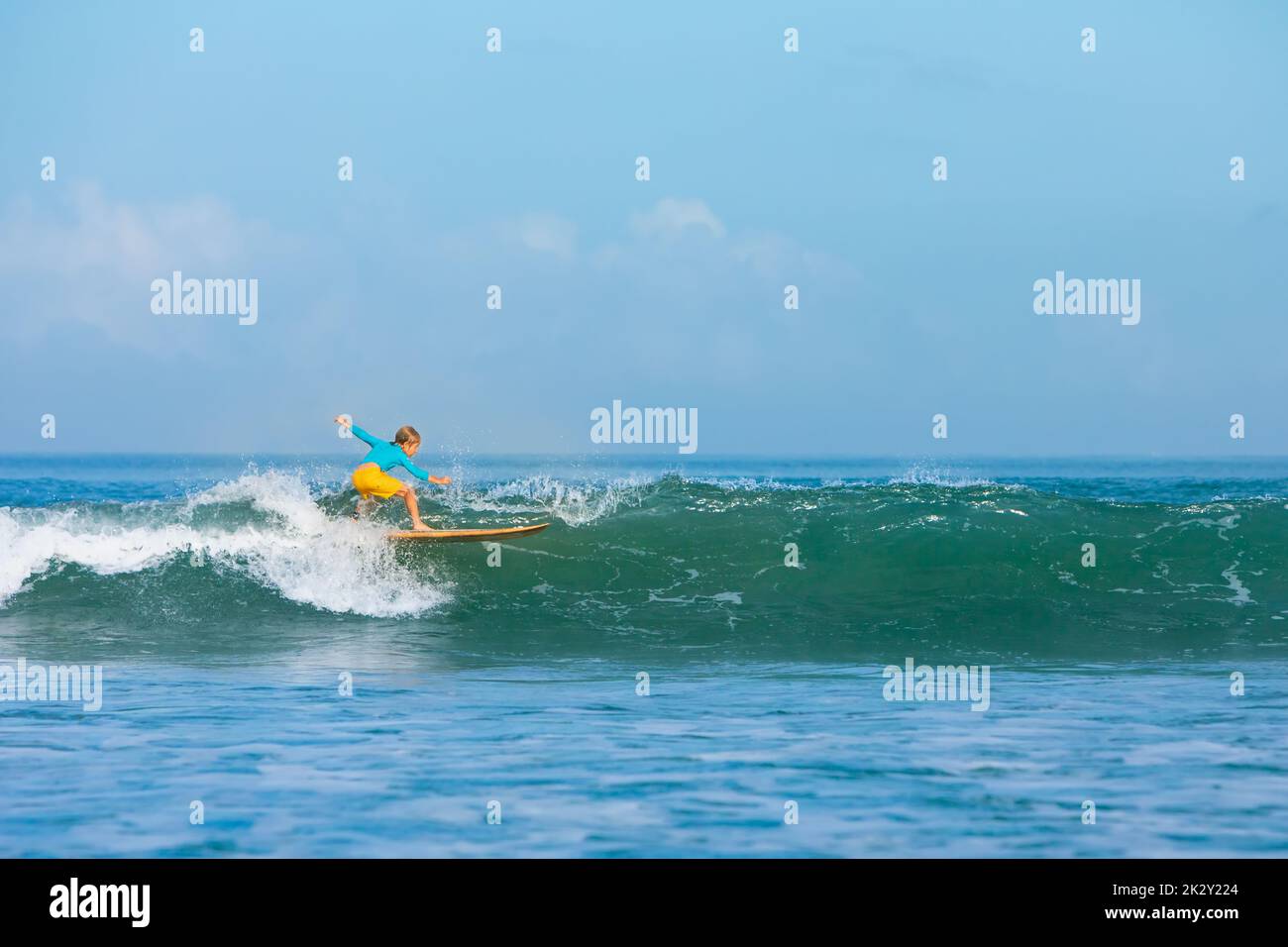 Children surfing australia wave hi-res stock photography and images - Alamy