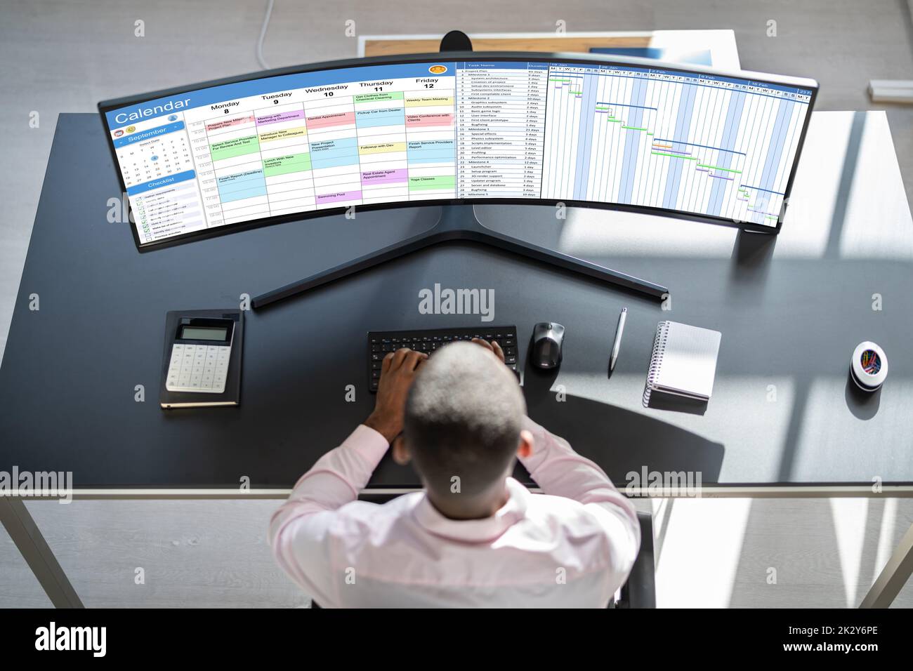 Man computer tasks hands hi-res stock photography and images - Alamy