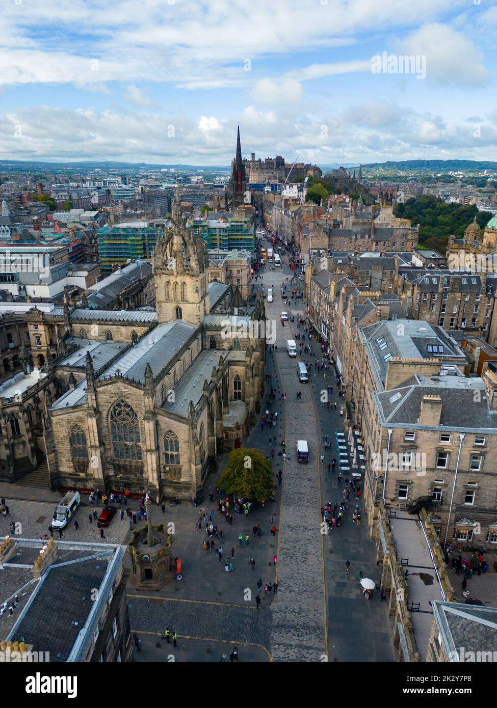 Aerial view of Royal Mile and St Giles Cathedral in Edinburgh Old town ...