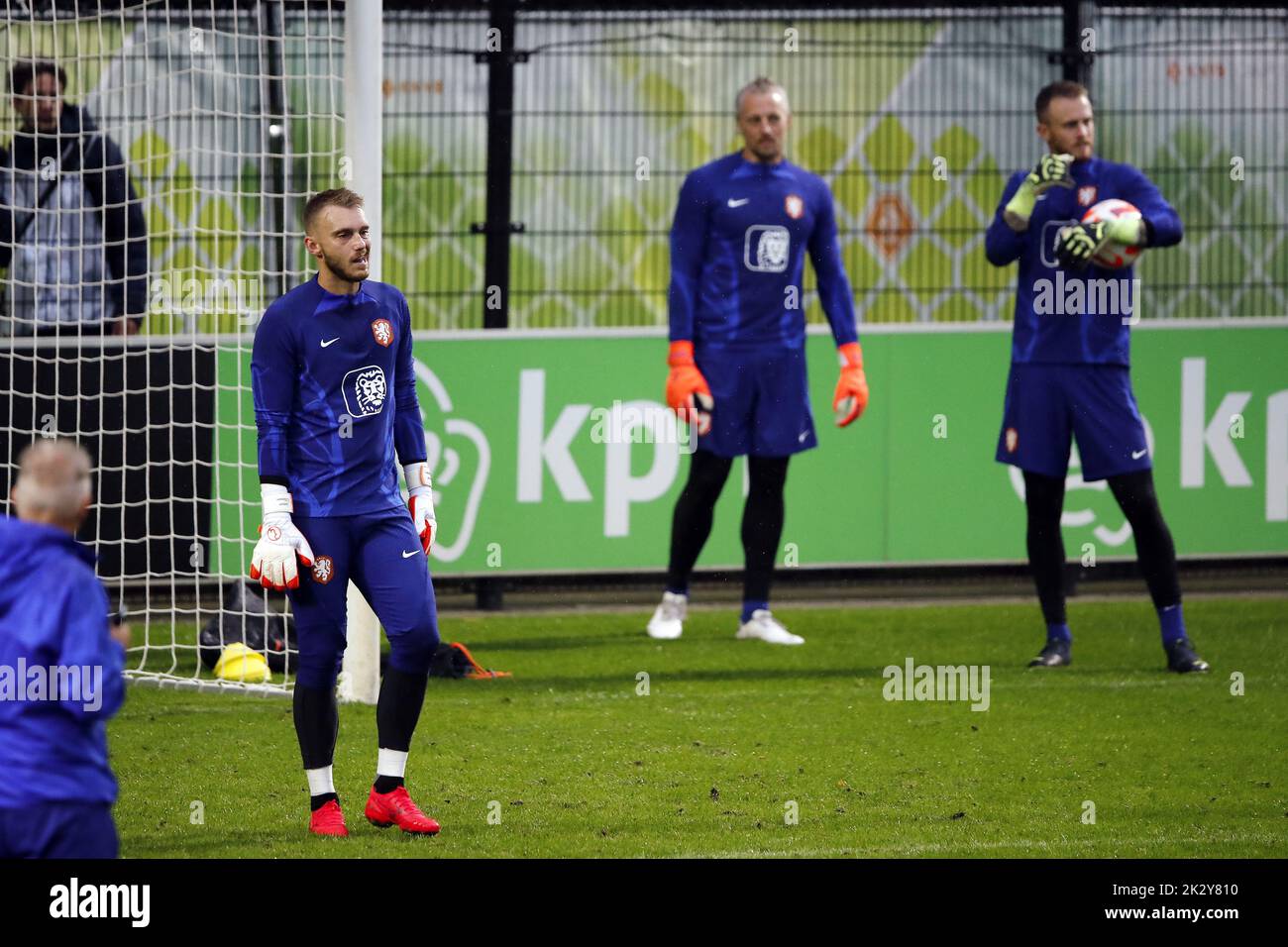 ZEIST - (lr) Holland goalkeeper Jesper Cillessen, Holland goalkeeper ...