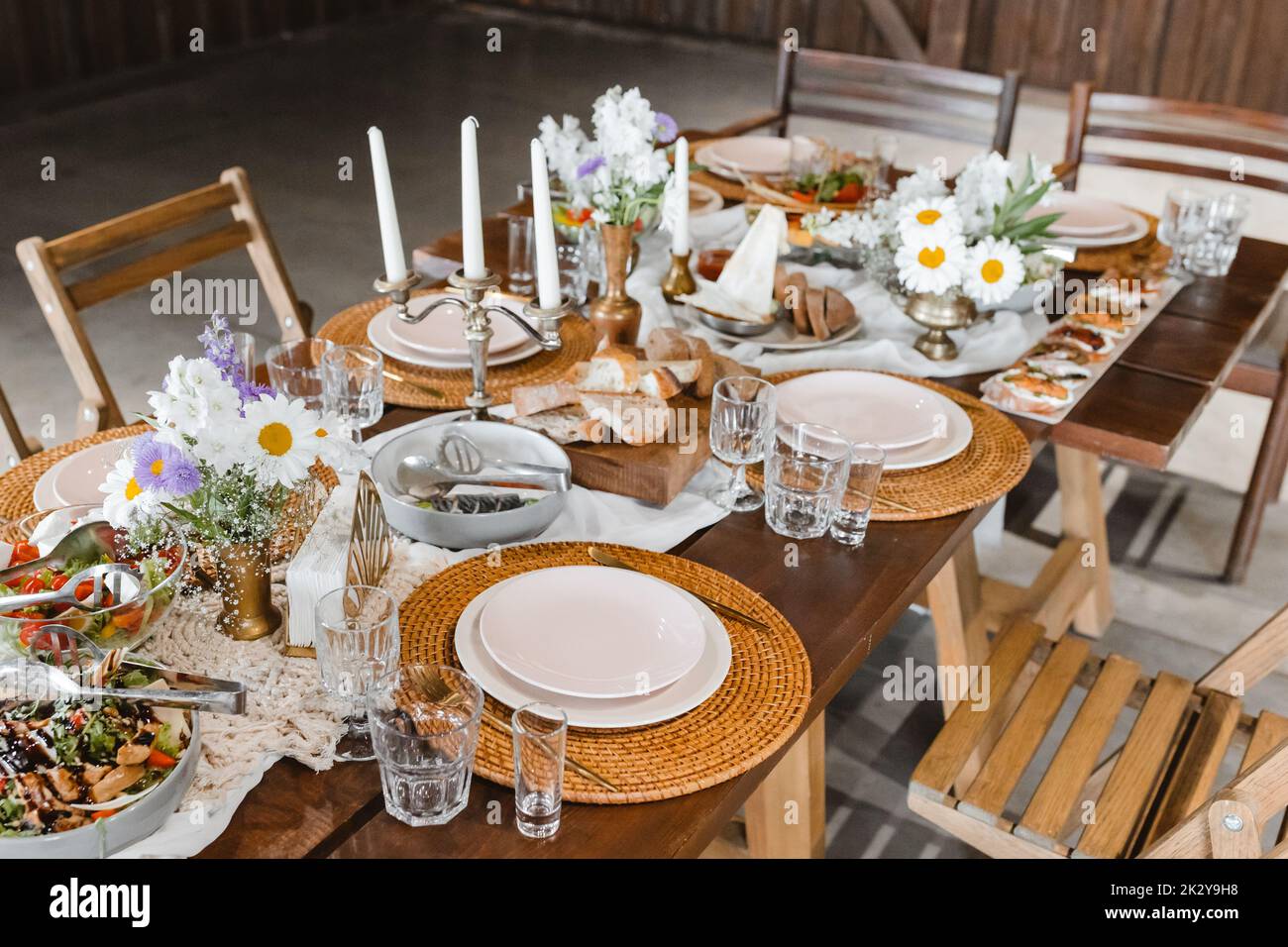 Wedding table sets celebration plates hi-res stock photography and ...
