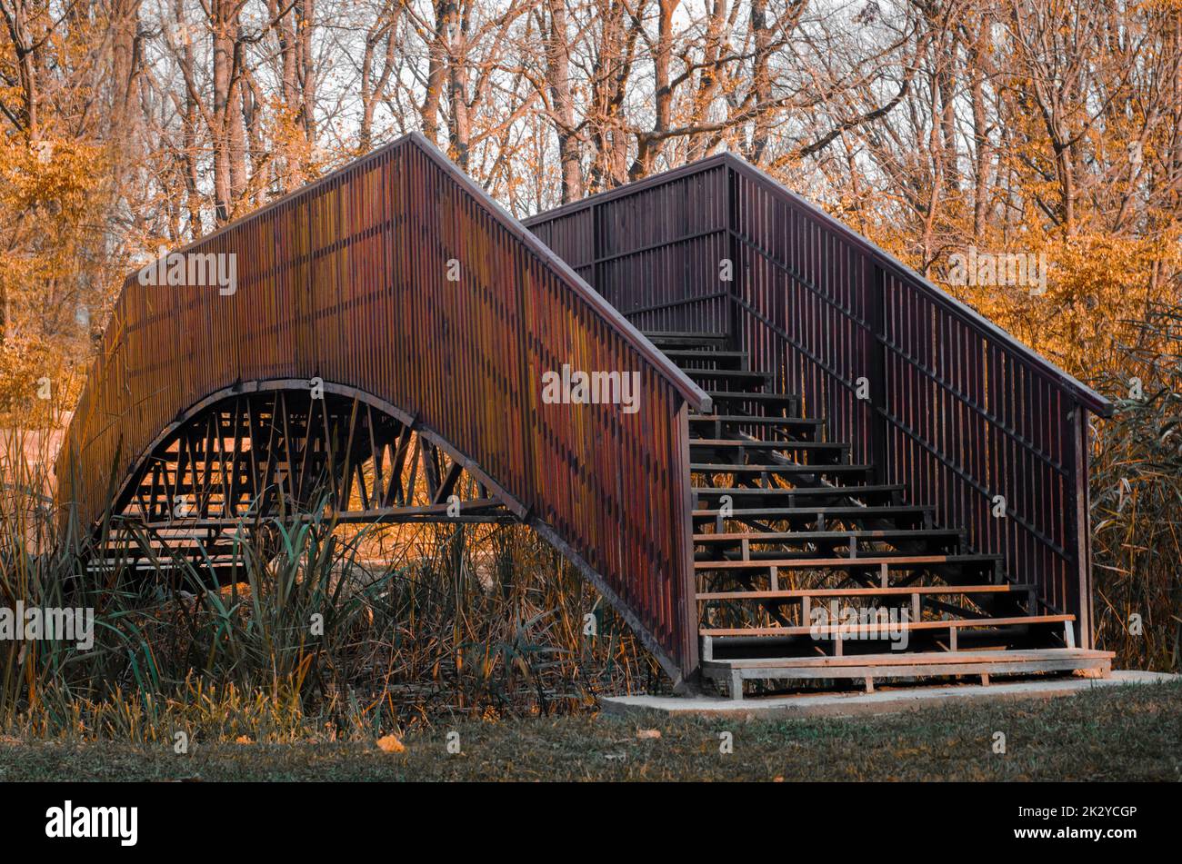 Bridge in parkland hi-res stock photography and images - Alamy