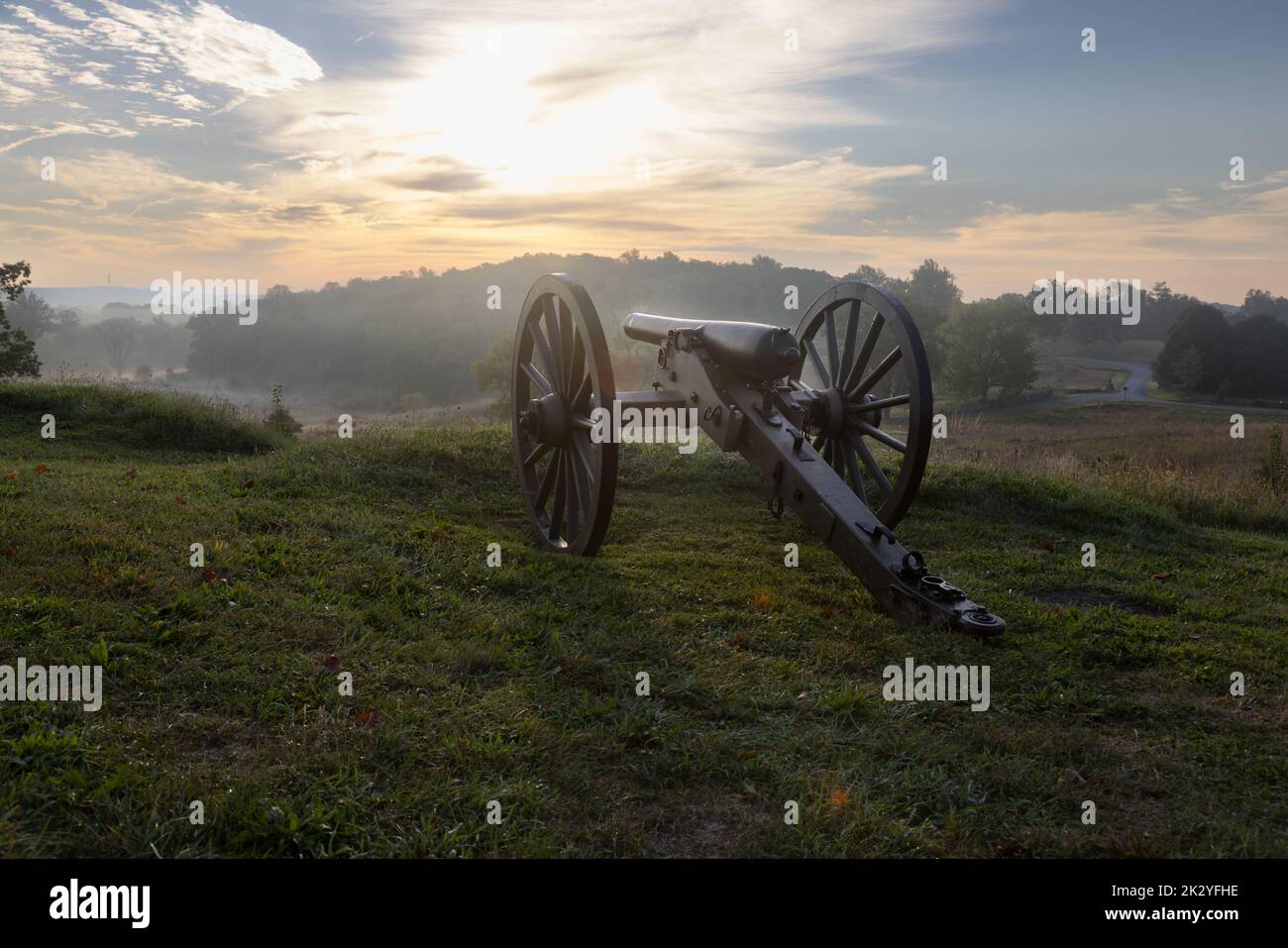 Cannon at Gettysburg National Cemetery Stock Photo - Alamy