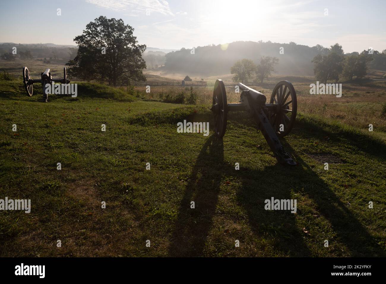 Cannon at Gettysburg National Cemetery Stock Photo - Alamy