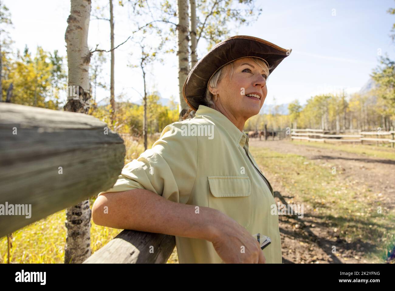 Mature woman hat hi-res stock photography and images - Alamy