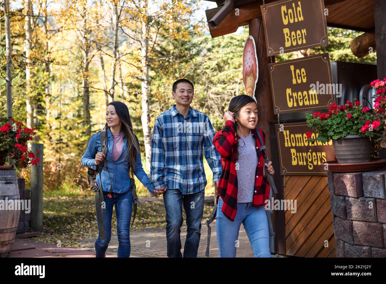 Family stand hi-res stock photography and images - Alamy