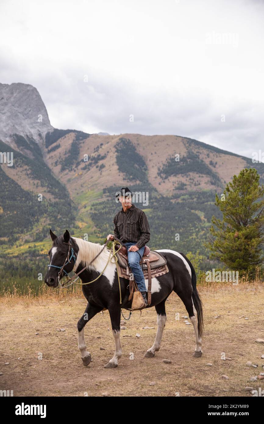 Man on horse mountain hi-res stock photography and images - Alamy