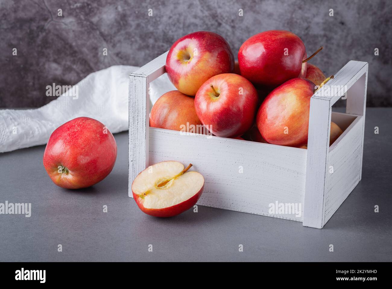 Yellow apples crate box wooden hi-res stock photography and images - Alamy
