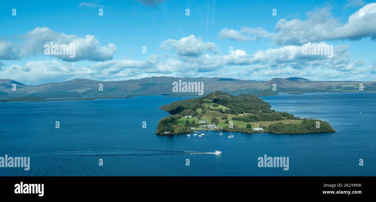 INCHMURRIN ISLAND ON LOCH LOMOND, ARGYLE, SCOTLAND. LOCH LOMOND IS THE ...